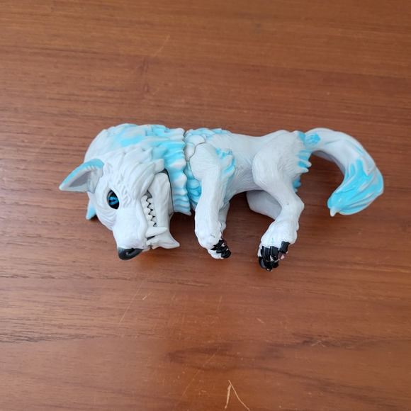 wowwee | Toys | Untamed Dire Wolf Blizzard Fingerling Wowwee Tested ...